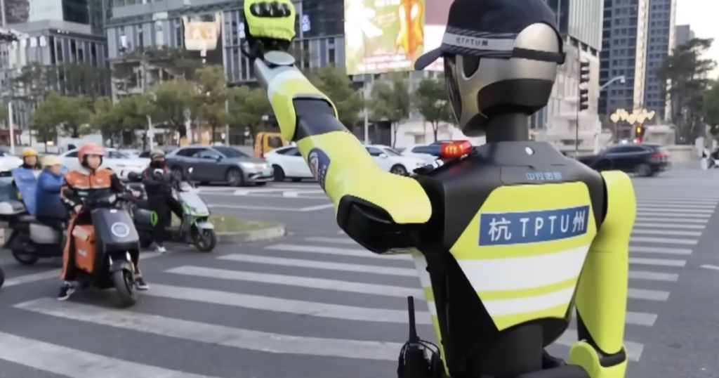 Hangzhou’s AI Robot Police Officer Directs City Traffic | Thepointnews